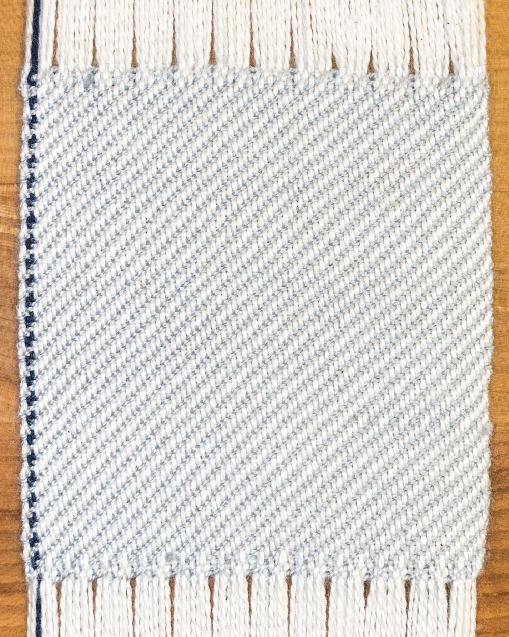 Exploratory weaving sampler